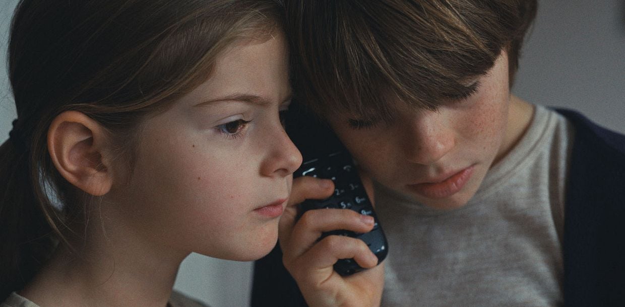 Les Enfants vont bien Bande-annonce VF de Les Enfants vont bien au Cinéma Lyon - Comoedia