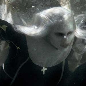 La Nonne : Photos et affiches - AlloCiné