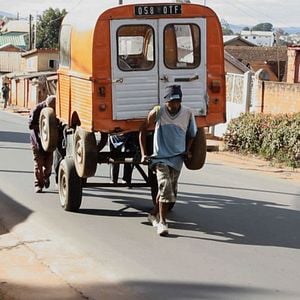 Ady Gasy - Film documentaire 2014 - AlloCiné