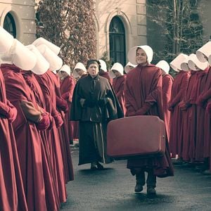 The Handmaid’s Tale : la servante écarlate Saison 1 - AlloCiné