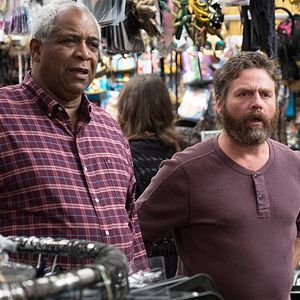 Baskets - Série TV 2016 - AlloCiné