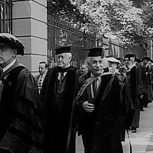 Einstein et la bombe - Film documentaire 2024 - AlloCiné