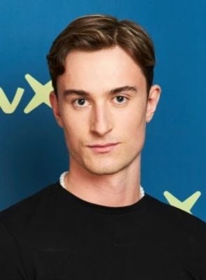 Eden H. Davies - AlloCiné