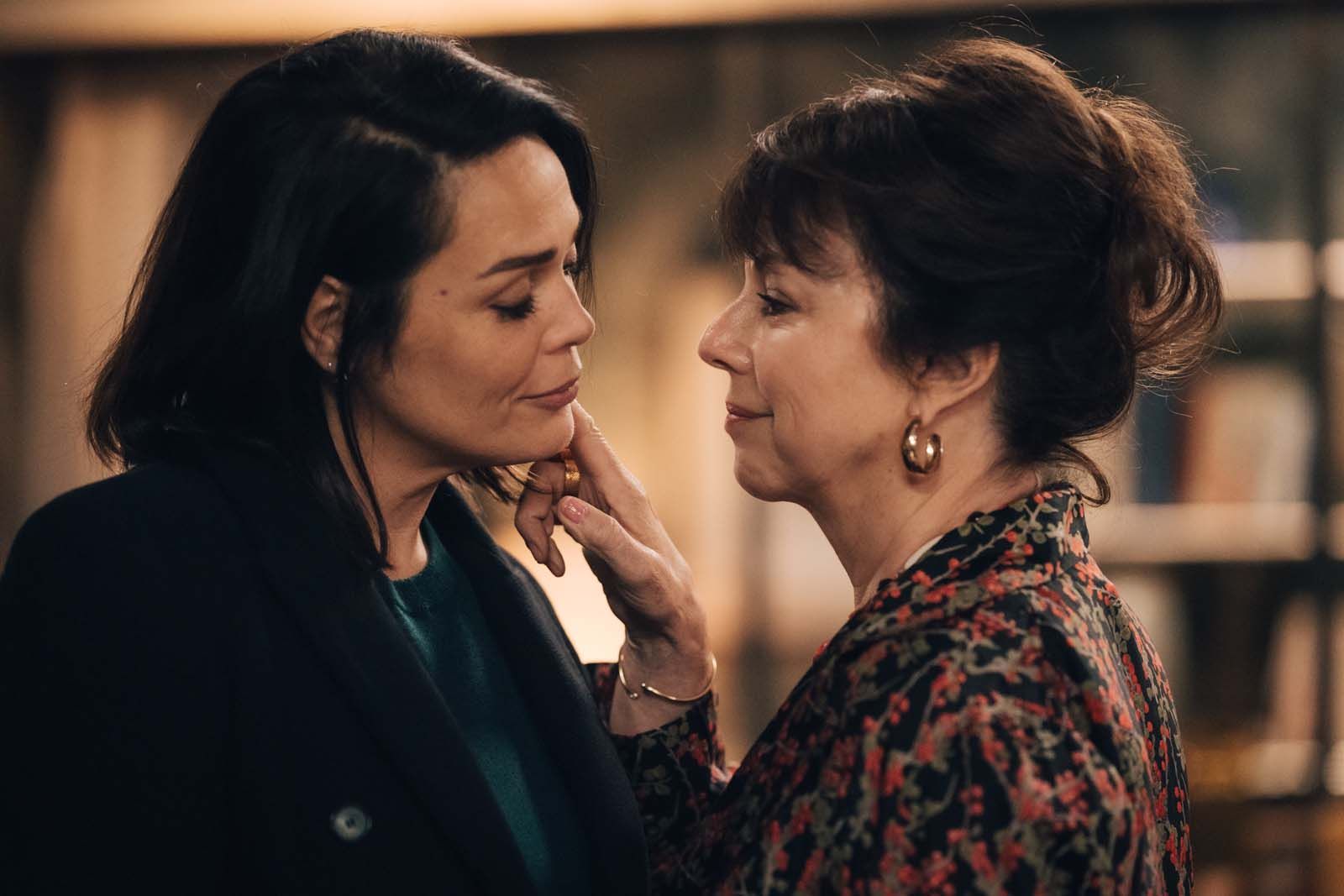 Astrid et Raphaëlle : Astrid et Raphaëlle : Photo Lola Dewaere, Julie ...