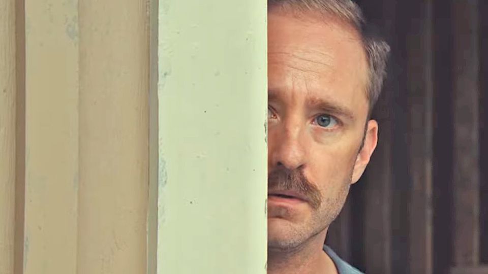 Trailer du film Sharp Corner - Sharp Corner Bande-annonce VO - AlloCiné