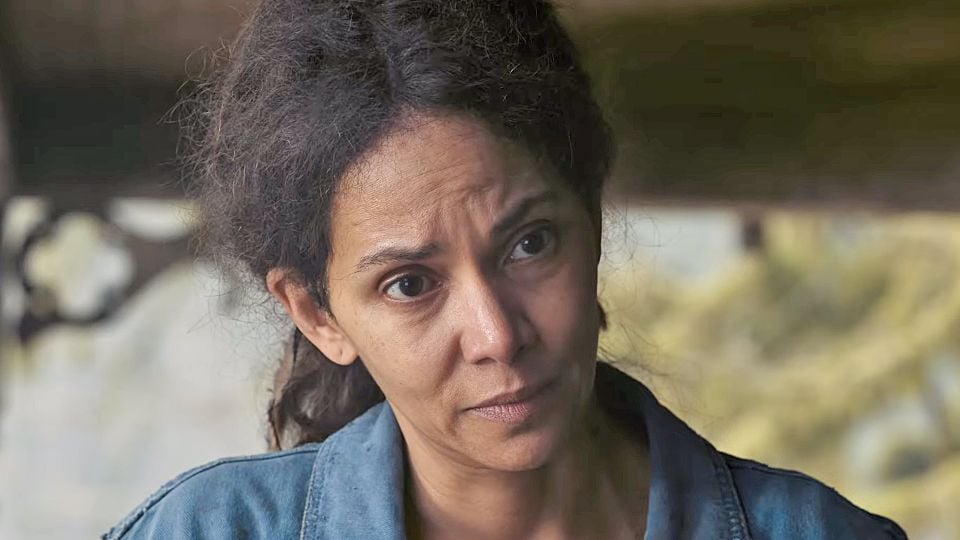 Trailer du film Mother Land - Mother Land Bande-annonce VO STFR - AlloCiné