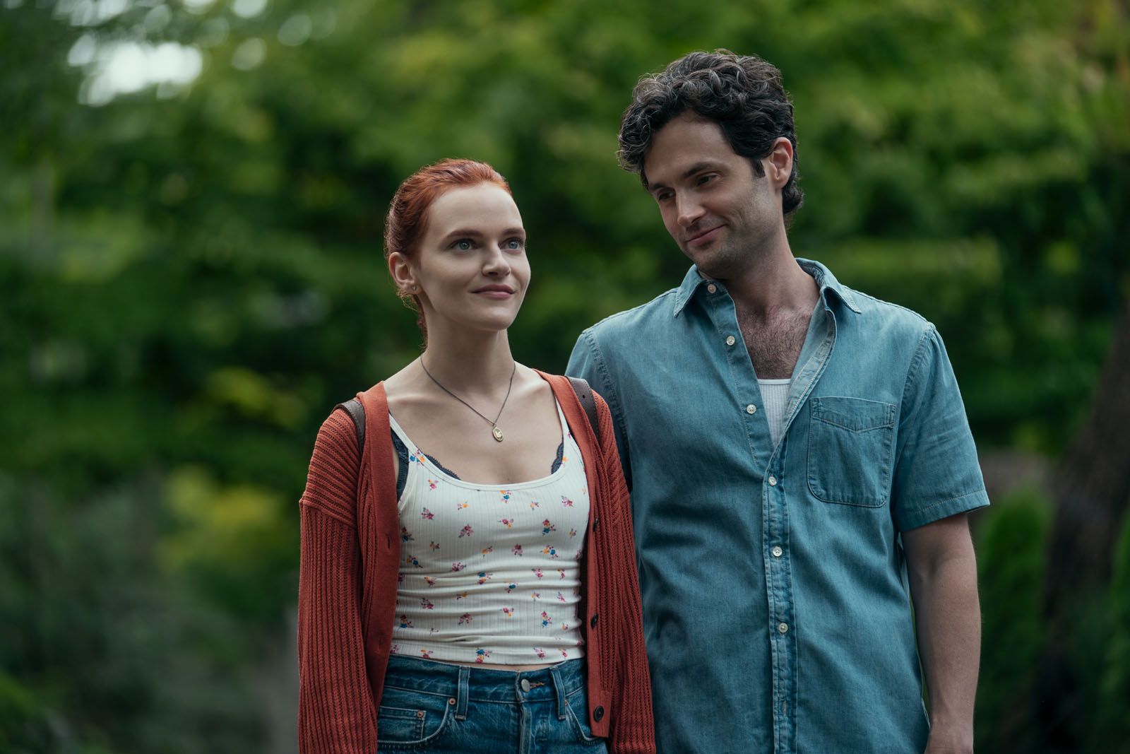 Photo de Madeline Brewer - You : Photo Penn Badgley, Madeline Brewer - Photo 2 sur 26 - AlloCiné