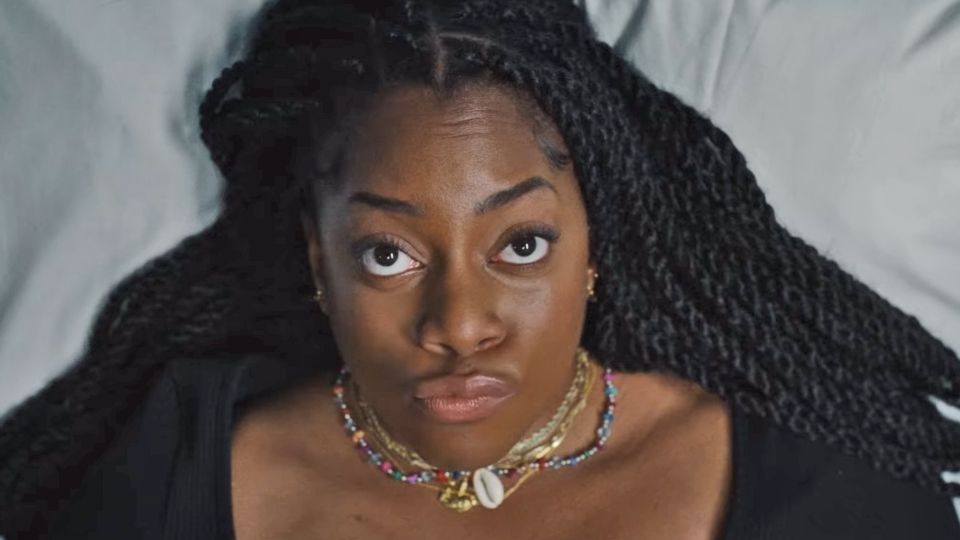 Queenie - saison 1 Bande-annonce VO - Trailer Queenie S01 - AlloCiné