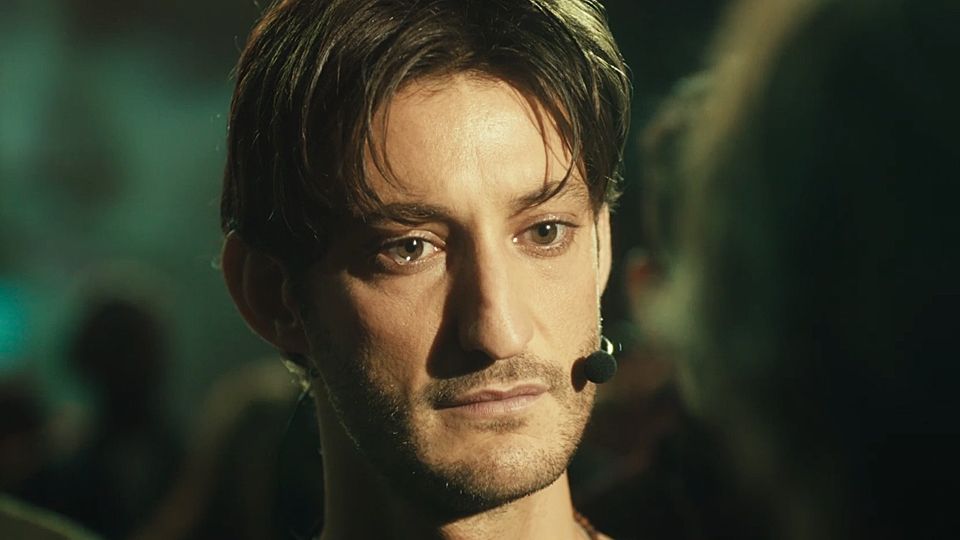 Teaser du film Gourou - Gourou Teaser VF - AlloCiné