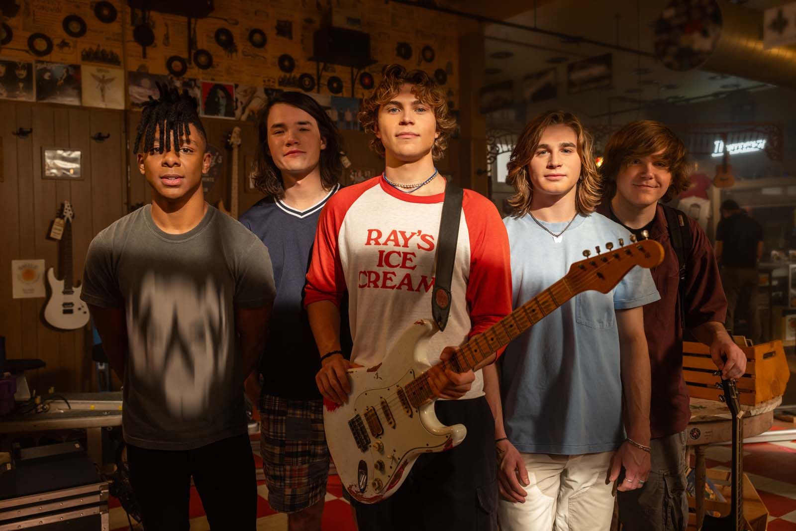 The Runarounds : Photo Axel Ellis, William Lipton, Jeremy Yun, Zendé Murdock, Jesse Golliher - 6 ...