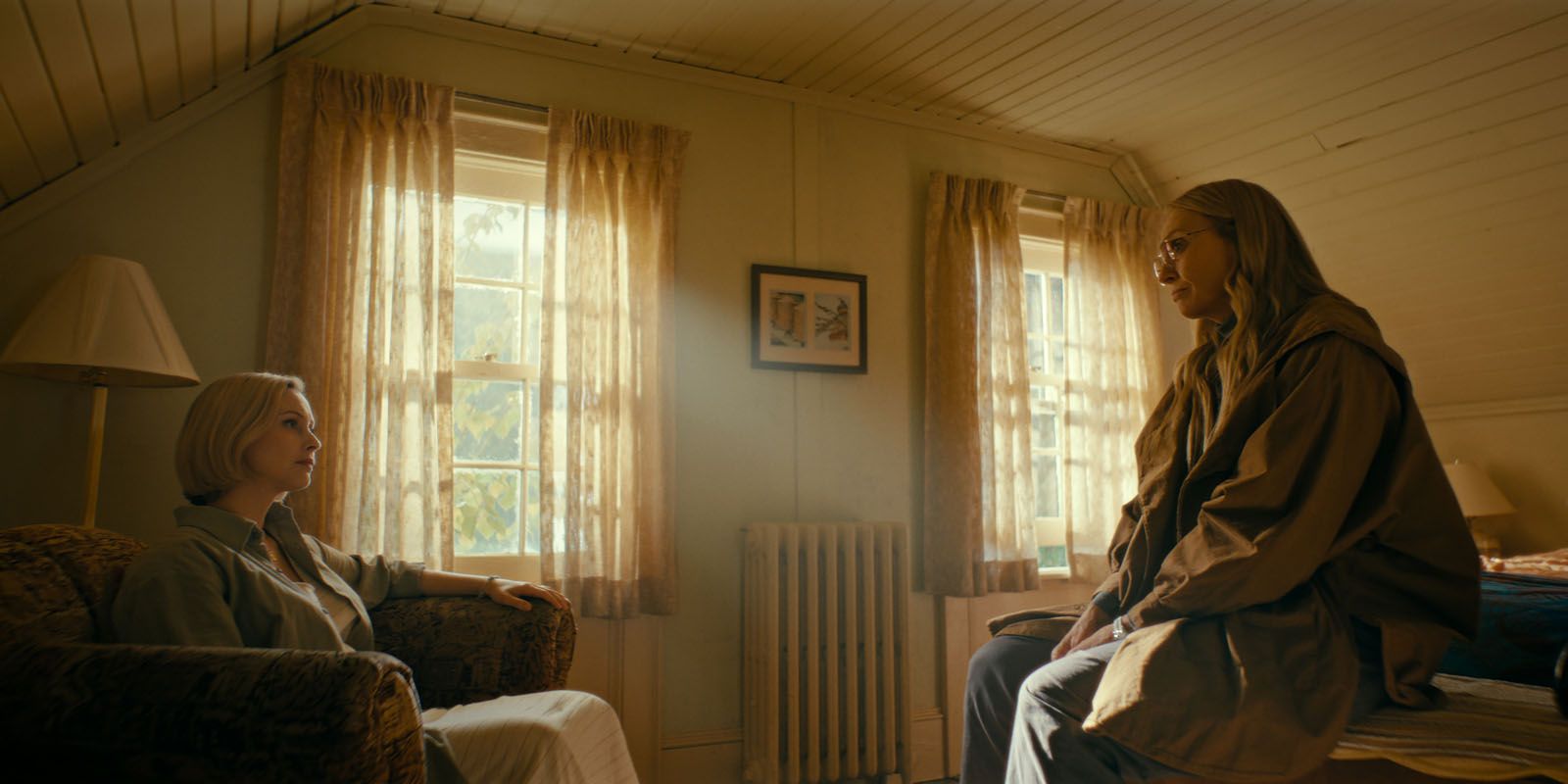 Indociles : Indociles : Photo Sarah Gadon, Toni Collette - 1 sur 9 - AlloCiné