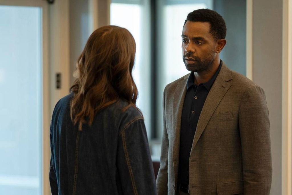 Photo de Brandon Scott - The Girls on the Bus : Photo Brandon Scott ...