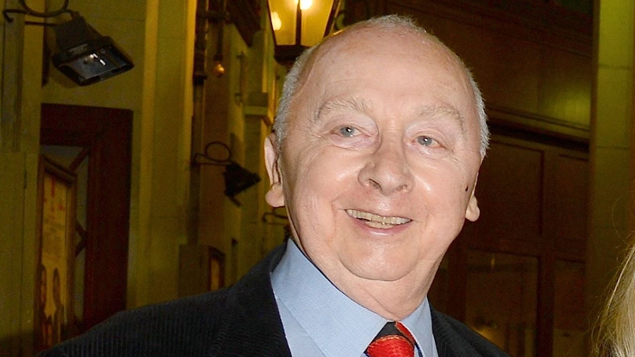 Mort de Jacques Ciron, mémorable voix française d'Alfred dans Batman et ...