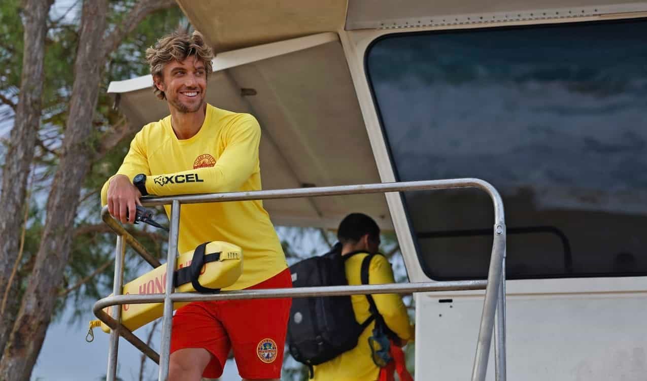 Rescue: HI-Surf : Photo Adam Demos - 24 sur 41 - AlloCiné