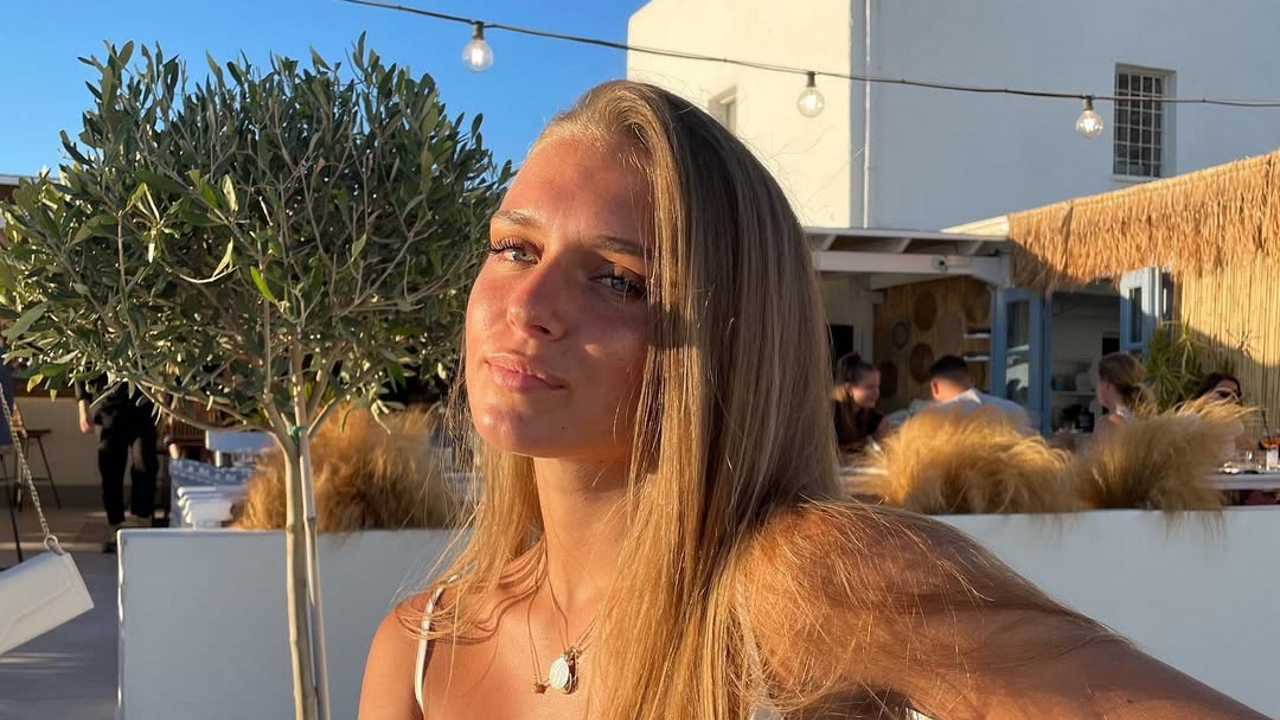 Miss France 2025 (portrait) : qui est Marina Przadka, la Miss Picardie ...