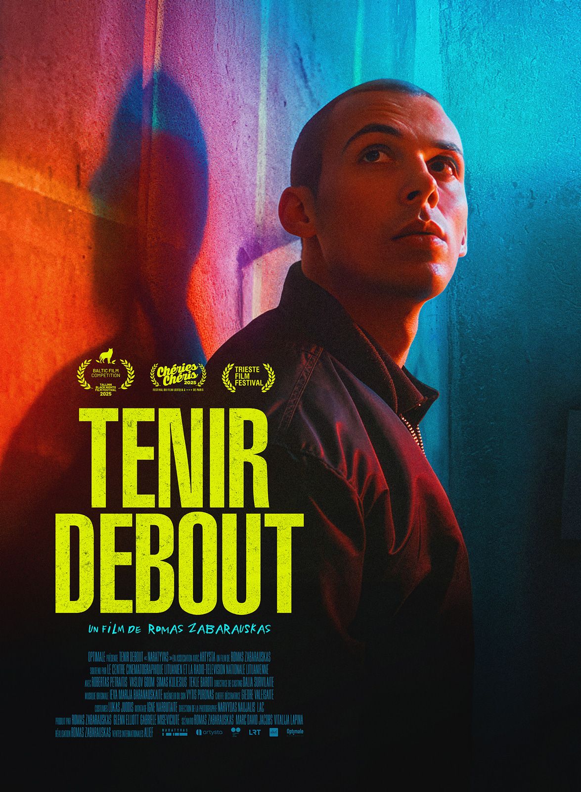Critique du film Tenir debout - AlloCiné