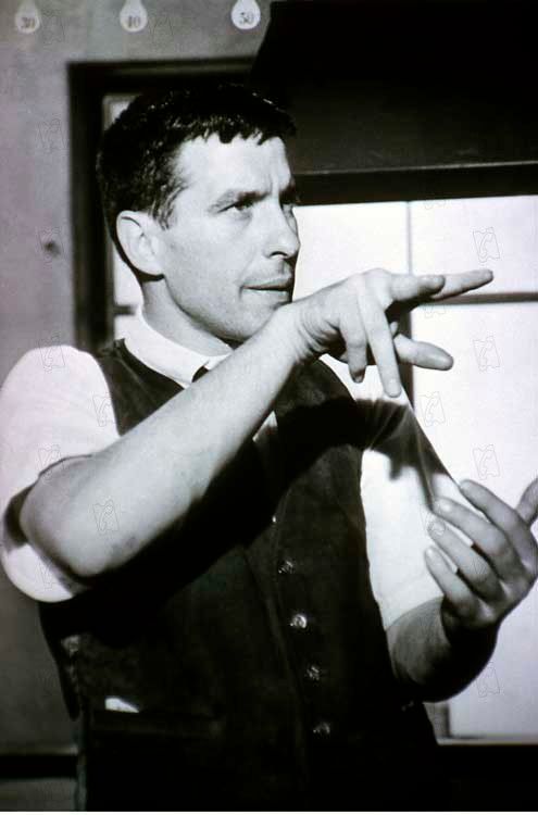Photo de John Brahm - Photo John Brahm, John Cassavetes - AlloCiné