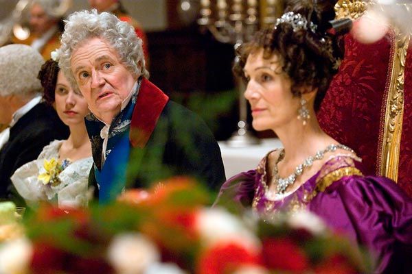 Photo de Jim Broadbent - Victoria : les jeunes années d'une reine ...