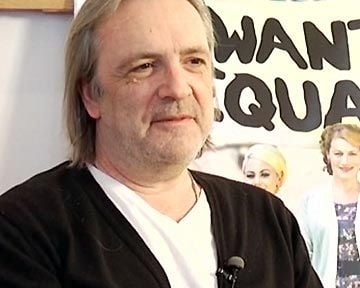 Vidéo de New York-Miami - Nigel Cole - AlloCiné