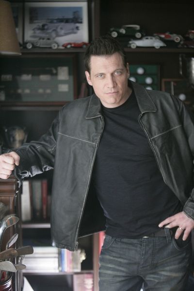 Lights Out : Photo Holt McCallany - 14 sur 18 - AlloCiné
