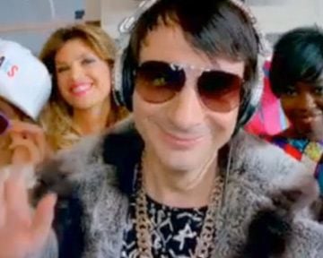 Vidéo de Fatal - Fatal Vidéo clip VF - AlloCiné