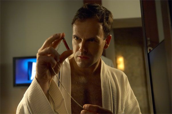 Dexter : Dexter : Photo Jonny Lee Miller - 384 sur 521 - AlloCiné