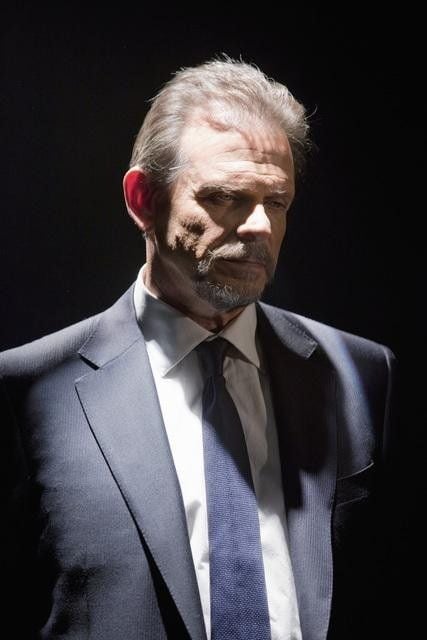 V (2009) : Photo Marc Singer - 30 sur 158 - AlloCiné