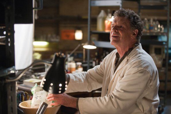 Fringe : Fringe : Photo John Noble - 340 sur 706 - AlloCiné