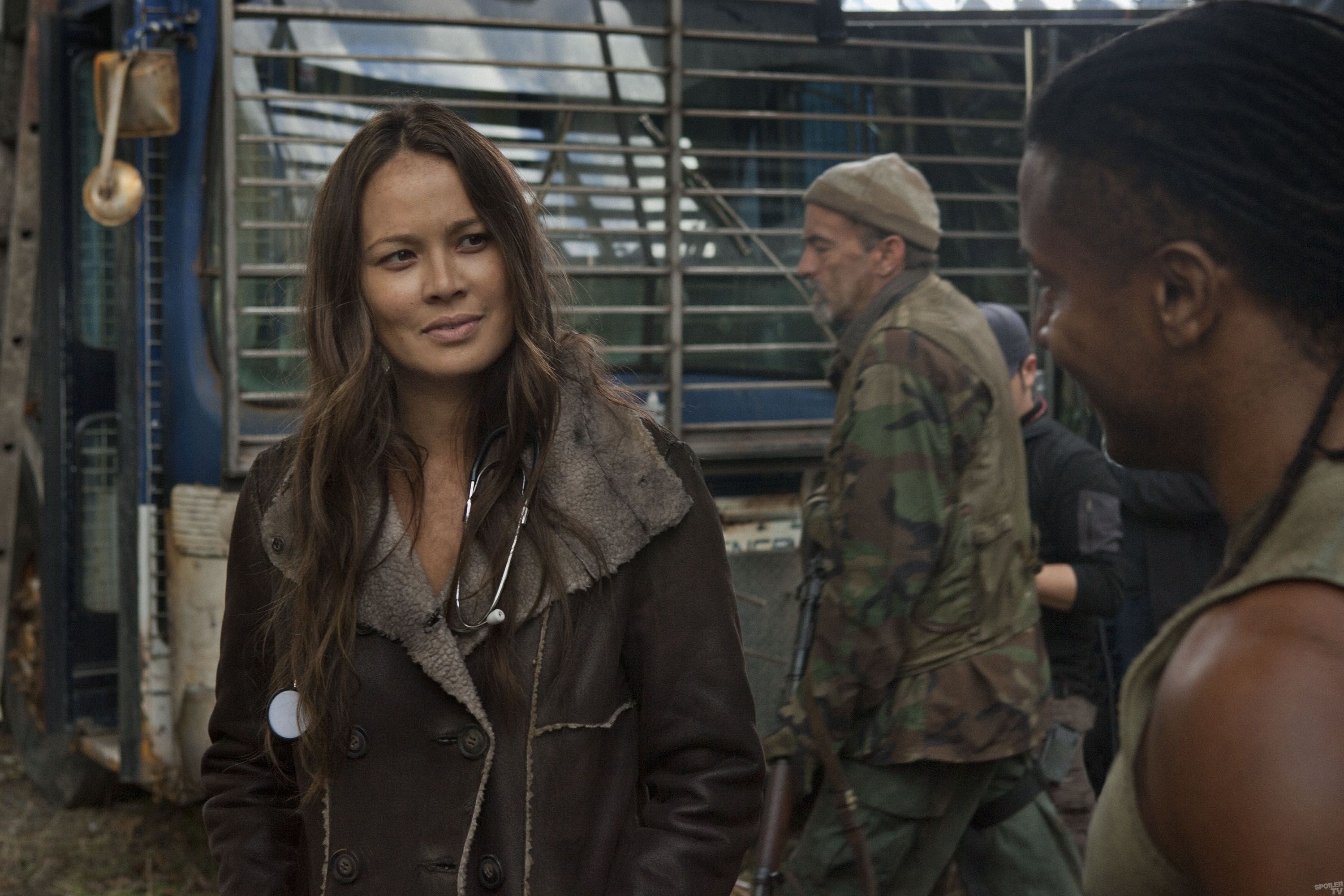 Photo de Moon Bloodgood - Falling Skies : Photo Moon Bloodgood - Photo ...