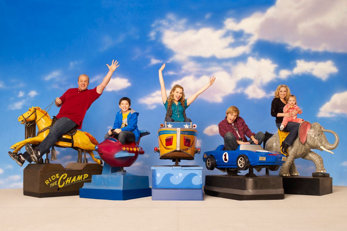 Photo de Bradley Steven Perry - Photo Jason Dolley, Leigh-Allyn Baker ...