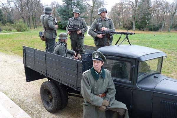 Photo du film Band Of Bastards - Photo 6 sur 8 - AlloCiné