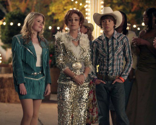 Photo de Colton Shires - GCB : Photo Colton Shires, Annie Potts, Lauran ...