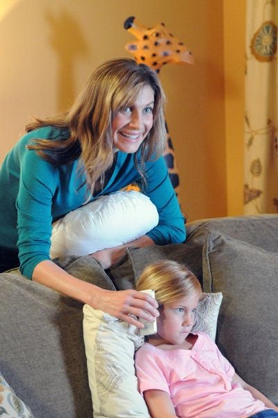 Photo de Morgan Hinkleman - Revolution (2012) : Photo Elizabeth ...