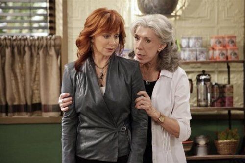 Malibu Country : Malibu Country : Photo Reba McEntire, Lily Tomlin - 4 ...
