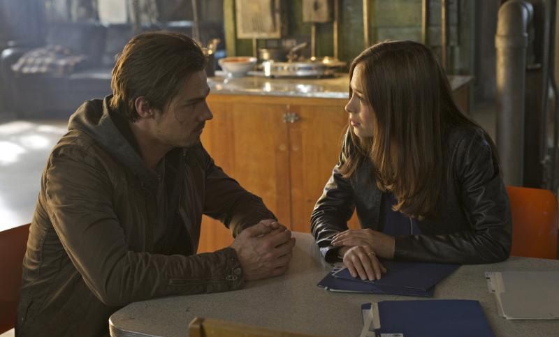 Photo de Jay Ryan (III) - Beauty and The Beast (2012) : Photo Kristin ...
