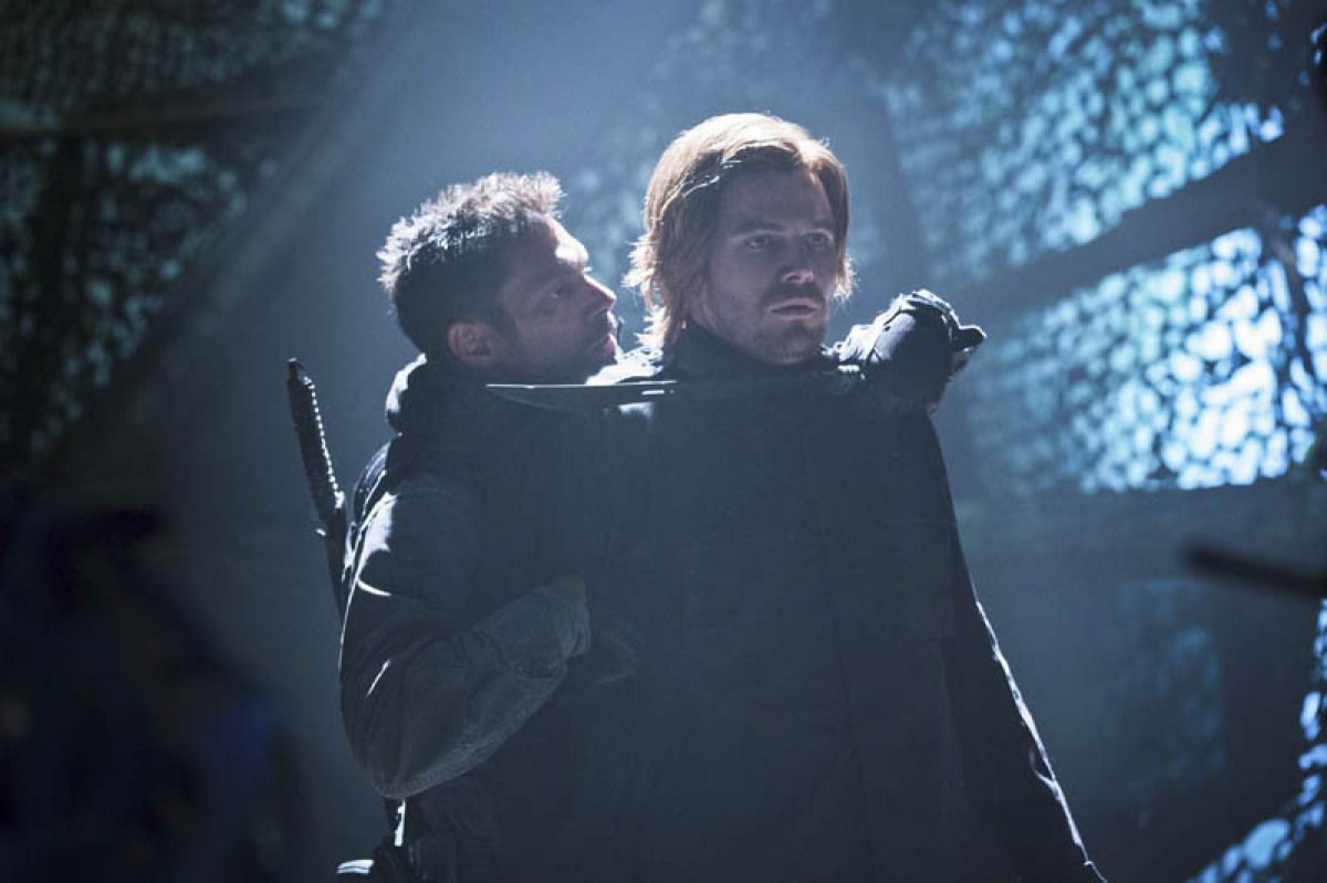 Photo de Manu Bennett - Photo Manu Bennett, Stephen Amell - AlloCiné