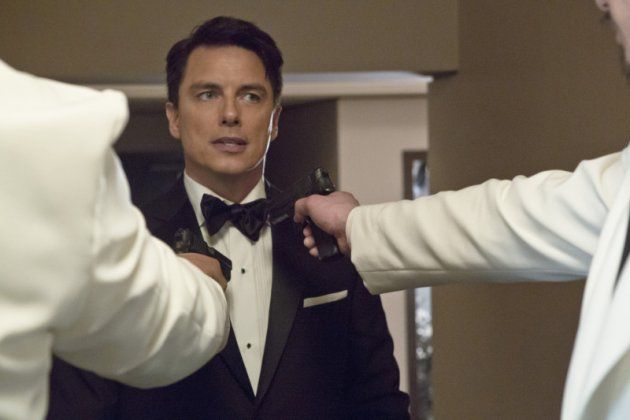 Photo de John Barrowman - Arrow : Affiche John Barrowman - Photo 2 sur ...