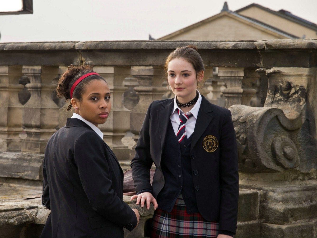 Photo de Jennifer Lotsi - Rouge rubis : Photo Maria Ehrich, Jennifer ...