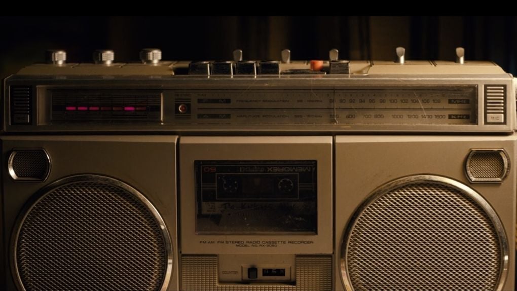 Stranger Things : 10 objets rétro vus dans la saison 1 - AlloCiné