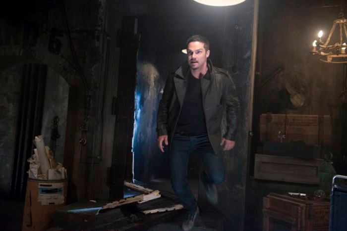 Photo de Jay Ryan (III) - Beauty and The Beast (2012) : Photo Jay Ryan ...