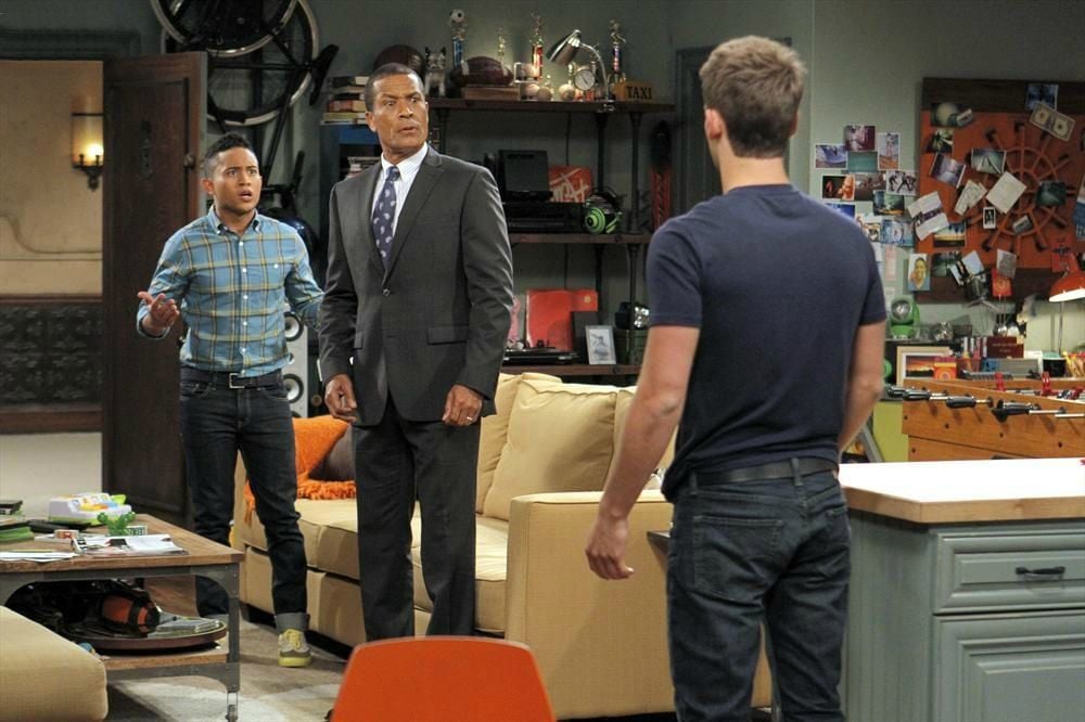 Photo de Phil Morris - Baby Daddy : Photo Tahj Mowry, Phil Morris ...