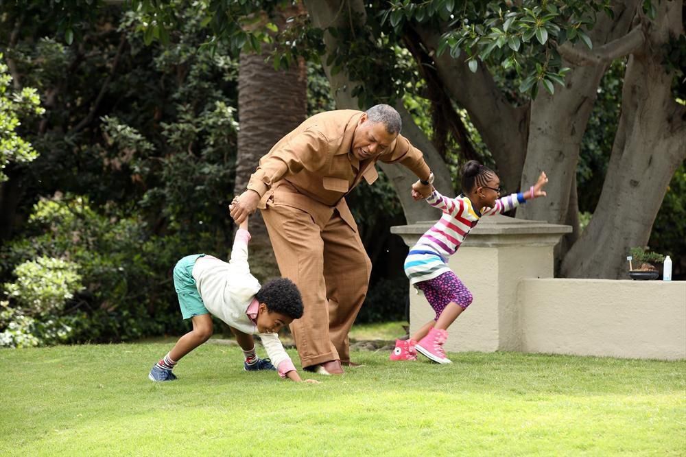 Black-ish : Black-ish : Photo Marsai Martin, Laurence Fishburne, Miles ...
