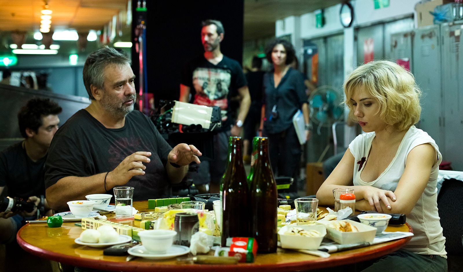 Photo de Luc Besson - Lucy : Photo Luc Besson, Scarlett Johansson ...