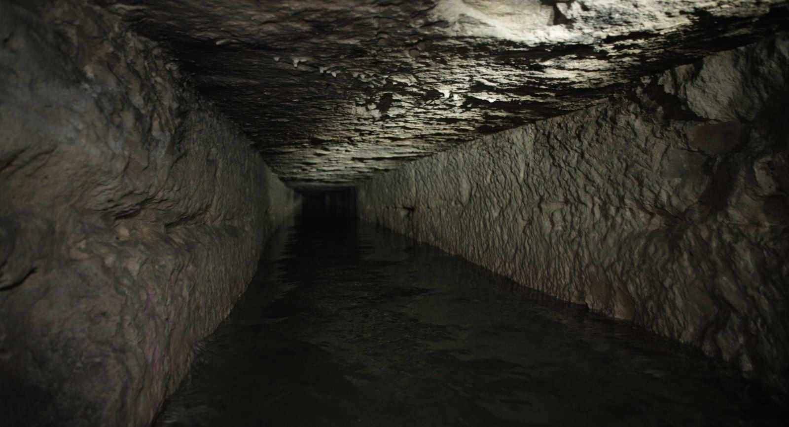 Photo promotionnelle du film Catacombes - Photo 17 sur 27 - AlloCiné