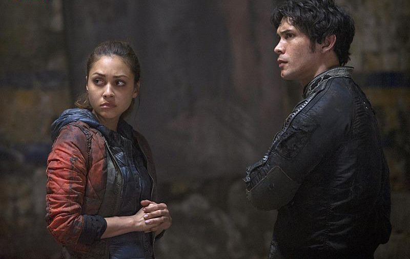 Photo de Bob Morley - Les 100 : Photo Lindsey Morgan, Bob Morley ...