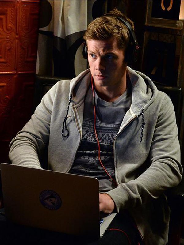 Photo de Brandon Jones (II) - Pretty Little Liars : Photo Brandon Jones ...