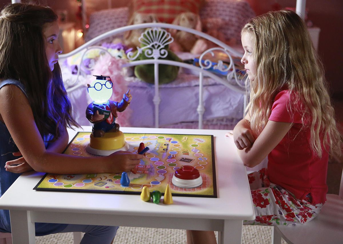 Photo de Emma Tremblay - Whispers : Photo Kylie Rogers, Emma Tremblay ...