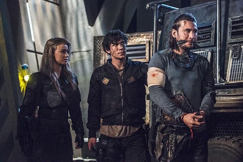 Les 100 : Les 100 : Photo Bob Morley, Chelsey Reist, Zach McGowan - 333 ...