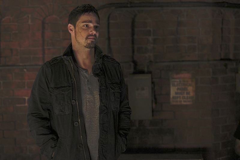Beauty and The Beast (2012) : Beauty and The Beast (2012) : Photo Jay ...