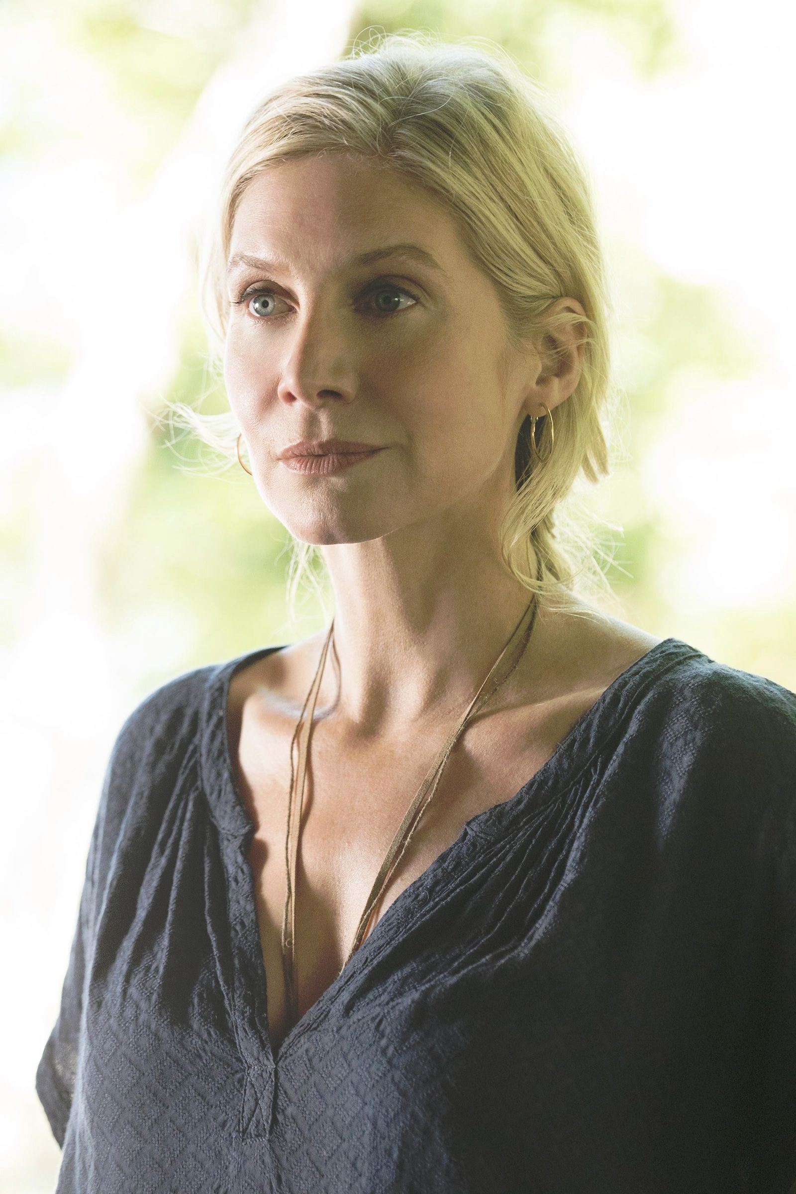 Photo de Elizabeth Mitchell - Dead of Summer : Photo Elizabeth Mitchell ...